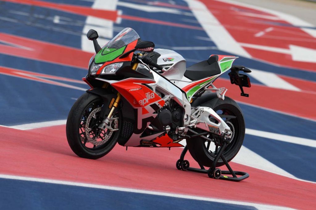 Aprilia brings the winglets to the streets with the RSV4 RF LE ...