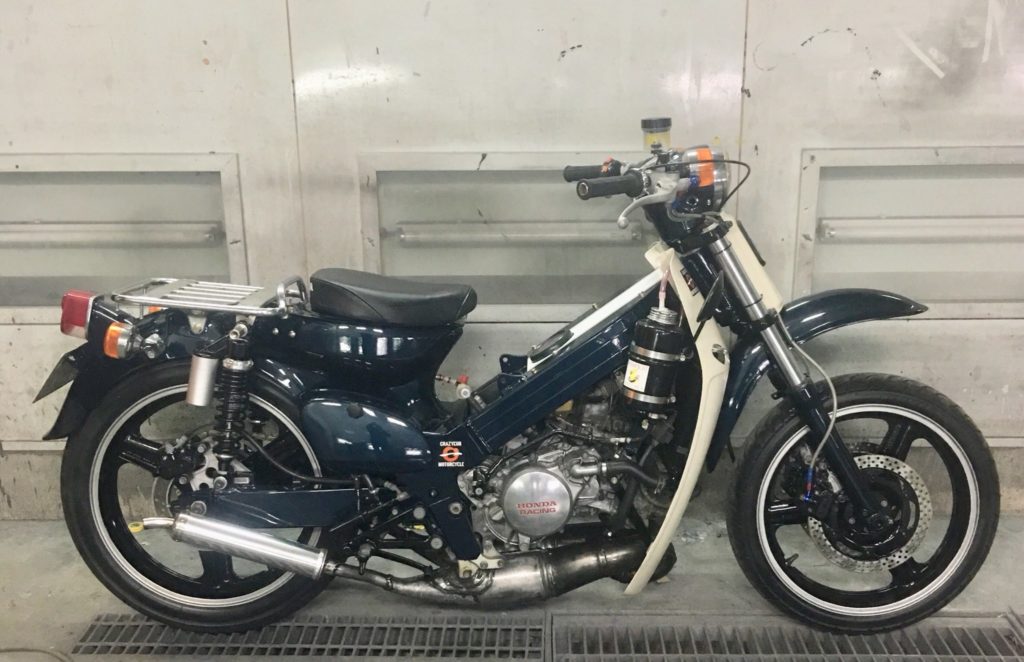 Video: Honda Super Cub With 250cc Inline-Four Engine From Japan!