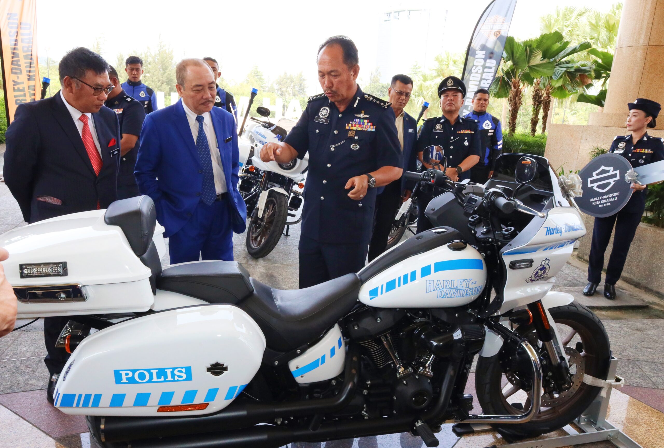 Polis Sabah Makin Garang dengan 8 Motosikal Harley Davidson