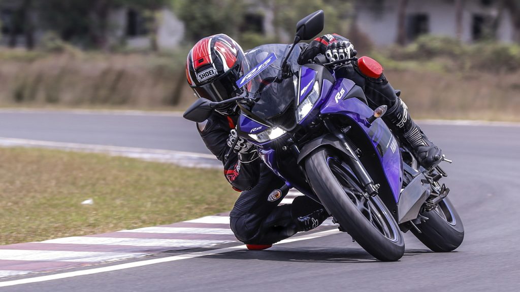 Yamaha YZF-R15 Review Malaysia: Top Speed & Specs