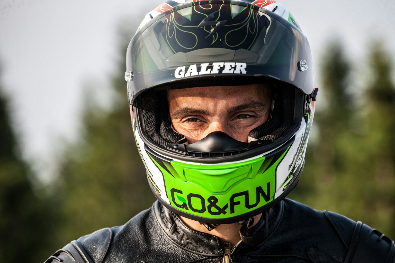 The Guide to Choosing the Perfect Motorcycle Helmet - iMotorbike News