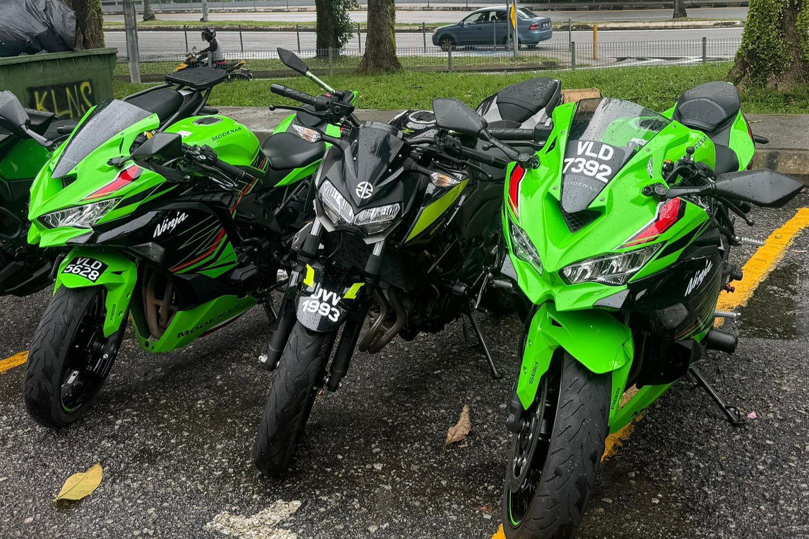 Modenas Kawasaki Ninja ZX-25R Review: A Game-Changer - iMotorbike News