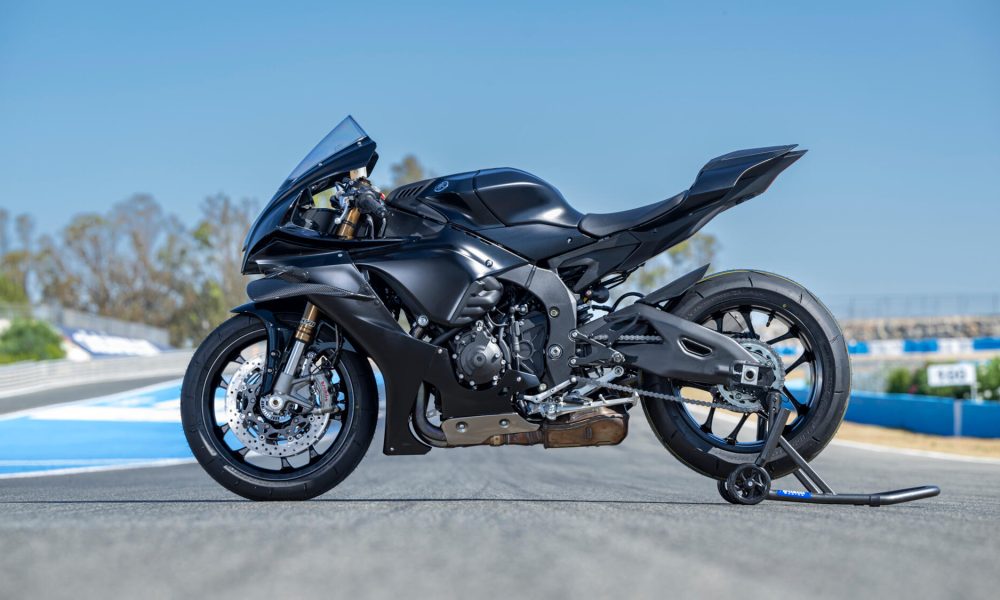 Yamaha Unveils the 2025 R1 Race: A Track-Only Superbike - iMotorbike News