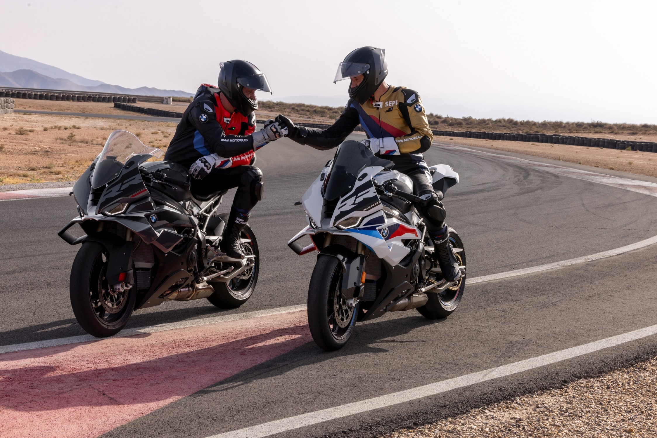 BMW Unveils Revamped 2025 Lineup for M1000 and S1000 Series ...