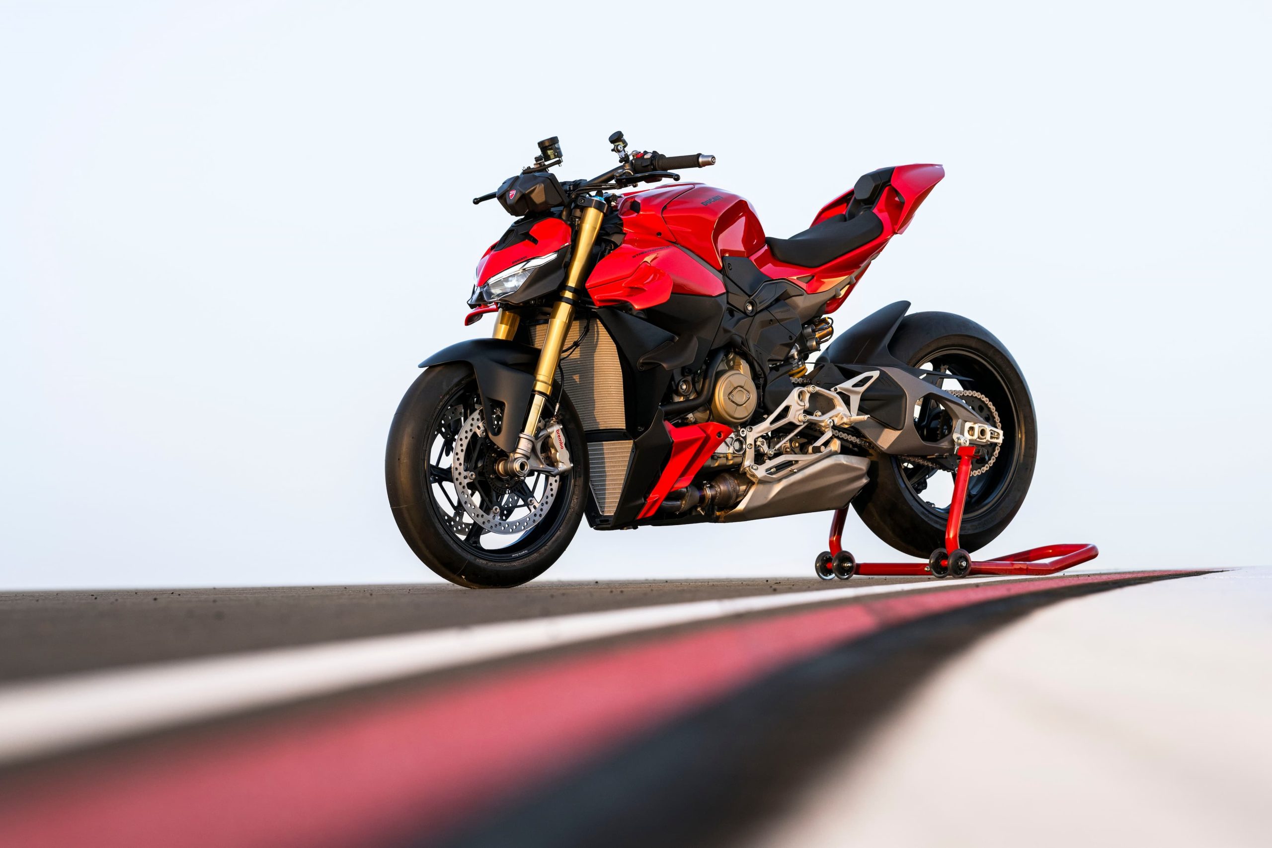 Introducing the New Ducati Streetfighter V4 - iMotorbike News
