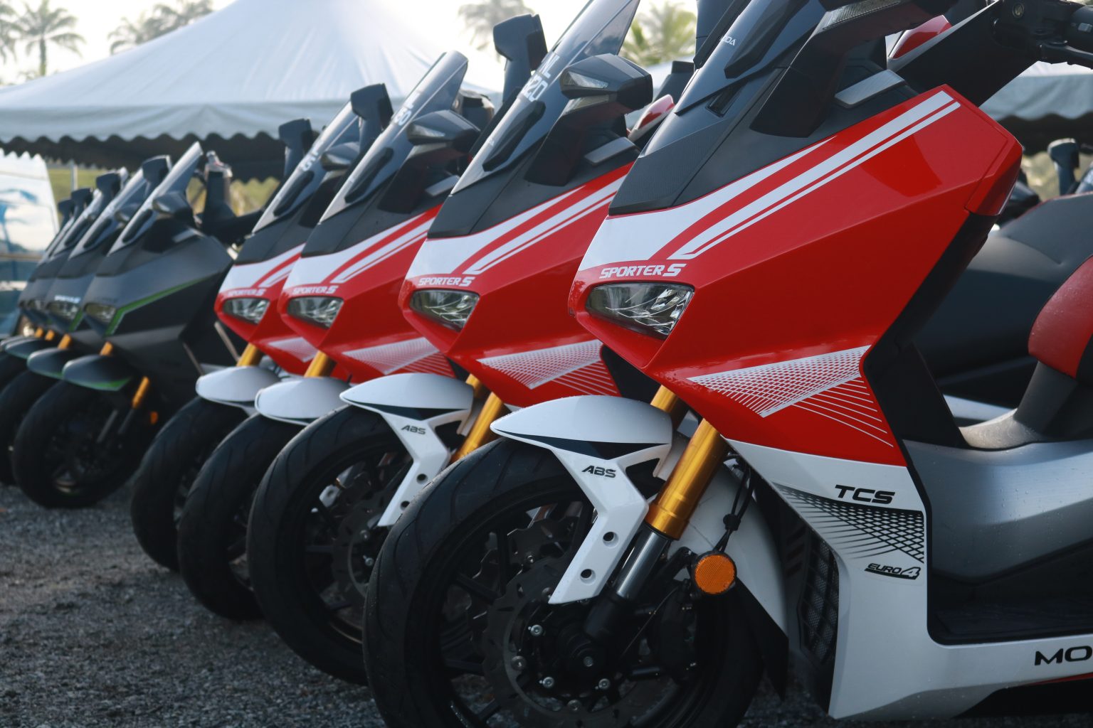 Moda Sporter S 250 Review: A Bold Entry into the Maxi Scooter Market