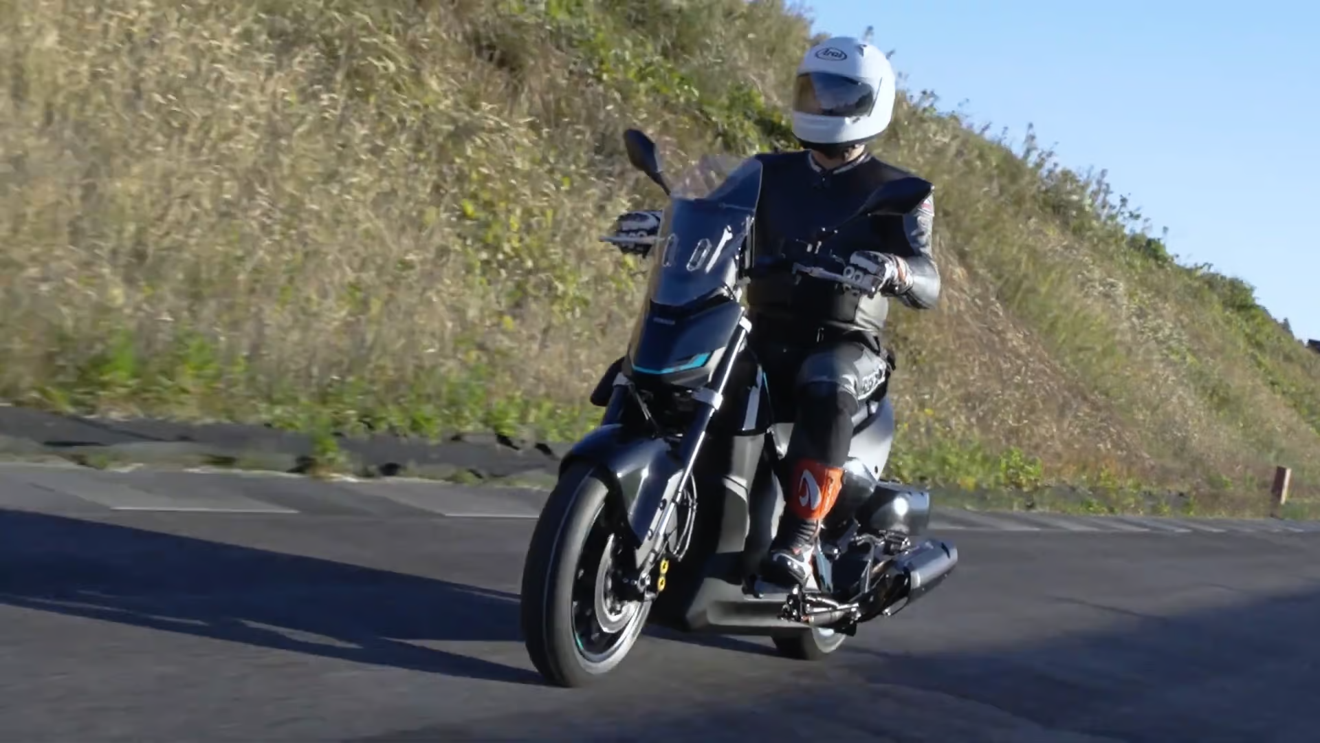 Yamaha Unveils Hybrid Motorcycle Engine System - iMotorbike News