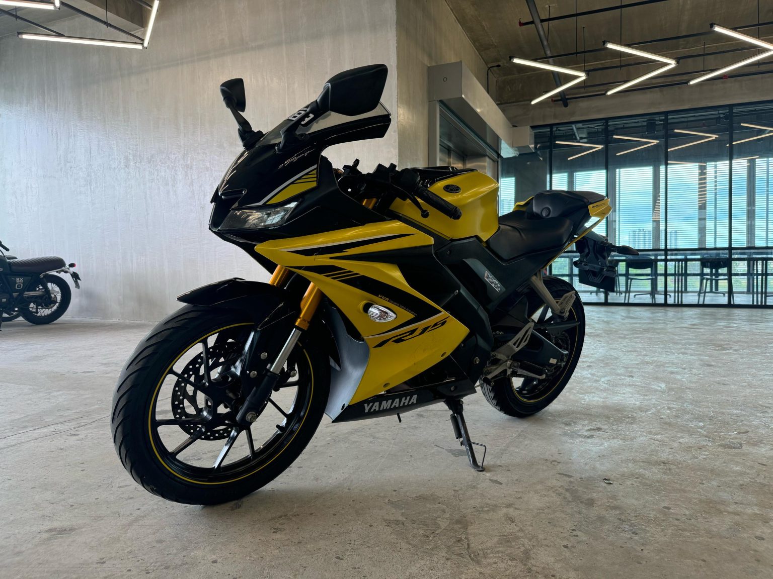 Yamaha YZF-R15 Review: The Ultimate 150cc Sportbike - iMotorbike News