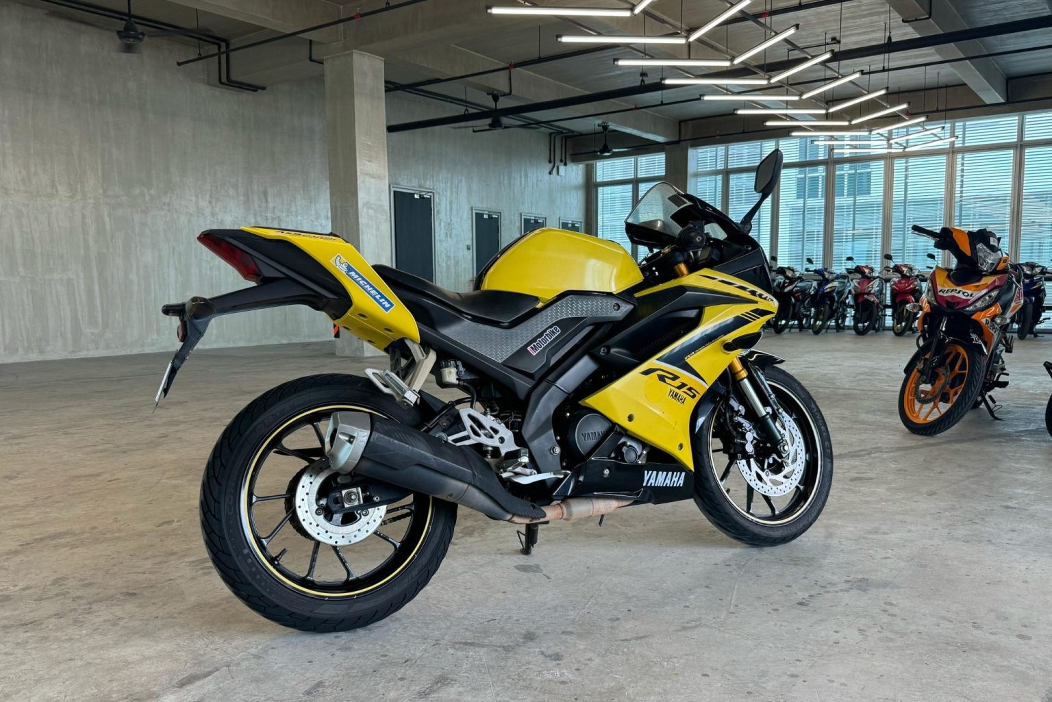 Yamaha YZF-R15 Review: The Ultimate 150cc Sportbike - iMotorbike News